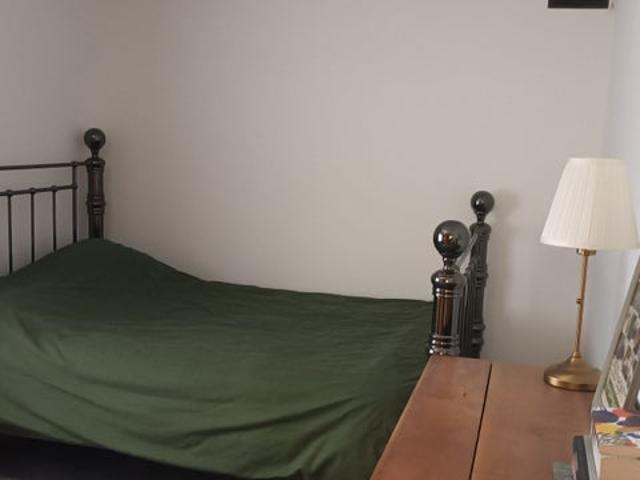 Room at Robbins Way, Royal Leamington Spa