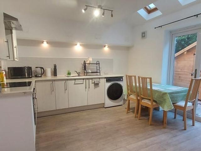 Room at Robert Hall Street, Salford