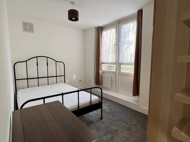 Room at Robert Street, Greater London