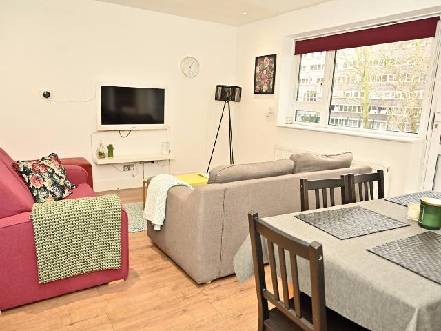 Room at Robert Street, Greater London