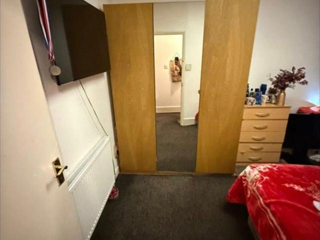 Room at Roberts Road, Greater London