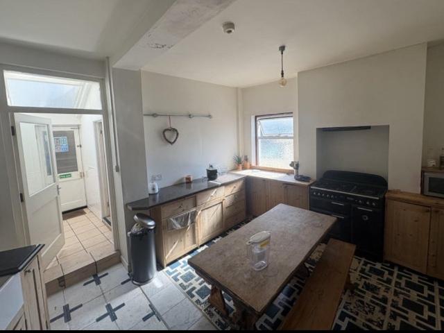 Room at Robertson Road, Bristol