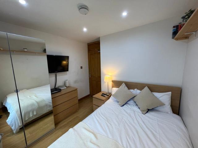 Room at Robertson Street, Greater London