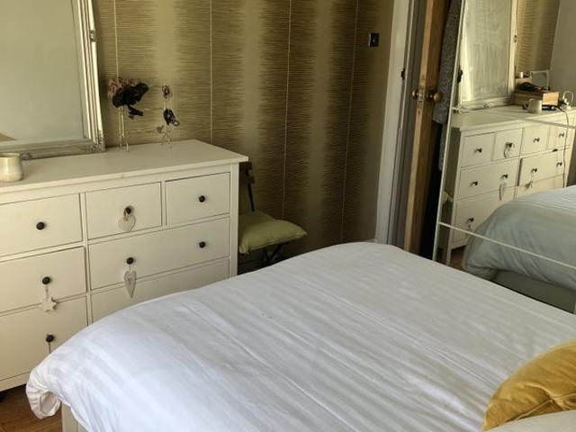 Room at Robins Court, Greater London