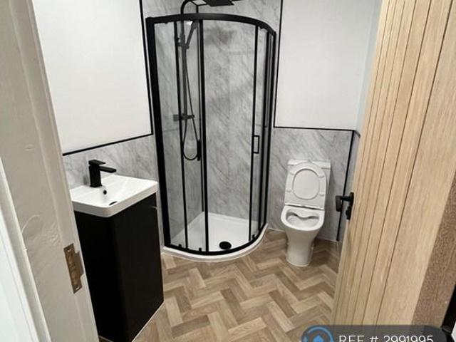 Room at Robins Lane, St Helens