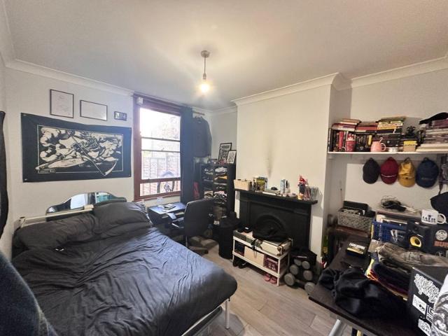 Room at Roding Road, Greater London