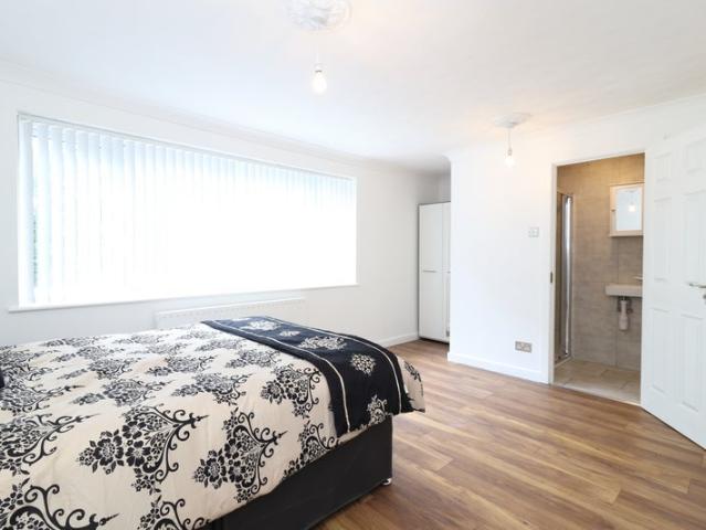 Room at Roodegate, Basildon