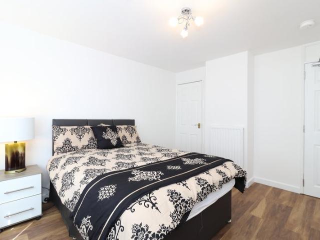 Room at Roodegate, Basildon