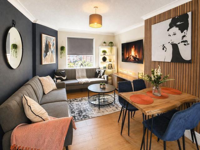 Room at Rolleston Drive, Nottingham