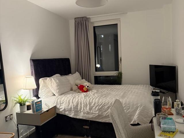 Room at Rolling Street, Salford