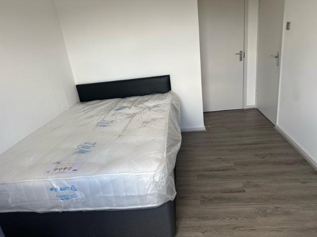 Room at Rolls Road, Greater London