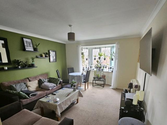 Room at Rolls Road, Greater London