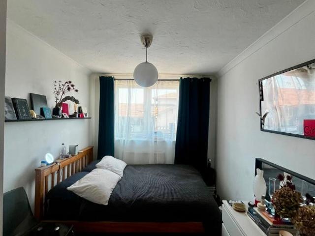 Room at Roman Road, Greater London