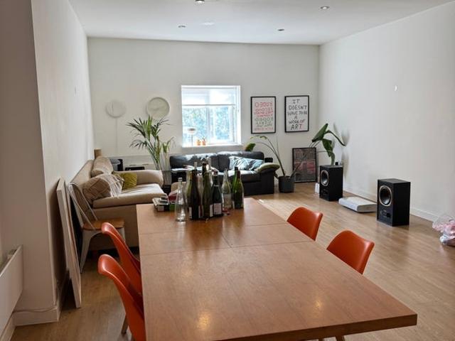 Room at Roman Road, Greater London