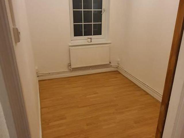 Room at Roman Road, Greater London