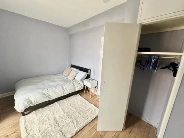 Room at Roman Road, Greater London