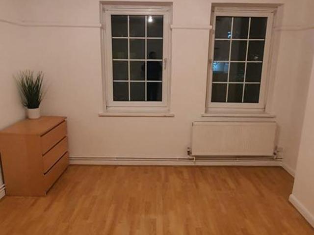 Room at Roman Road, Greater London