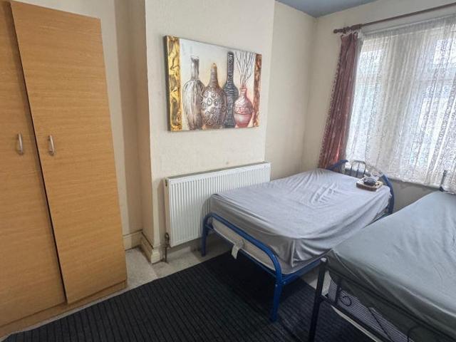 Room at Roman Road, Greater London
