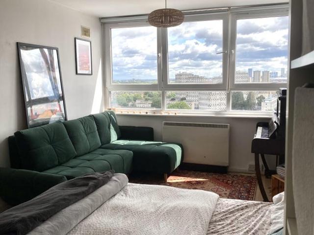 Room at Roman Road, Greater London