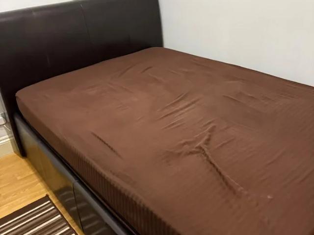 Room at Roman Road, Greater London