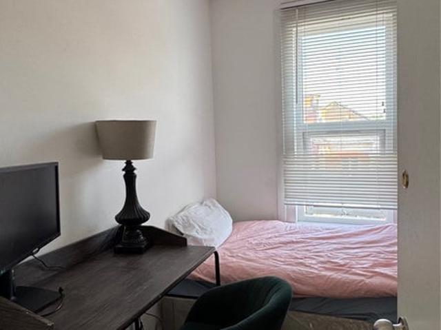 Room at Romford Road, Greater London