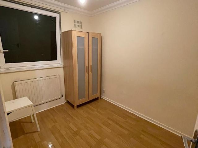 Room at Ronald Street, Greater London