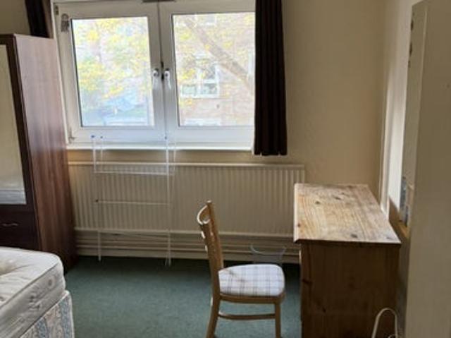 Room at Rosebank Gardens, Greater London