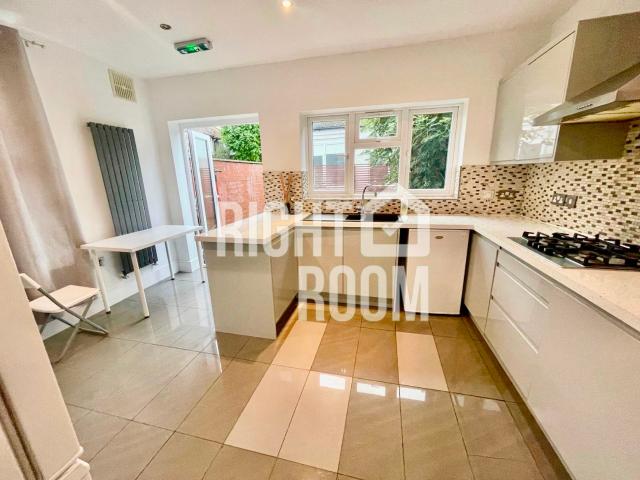 Room at Rosebank Road, Greater London