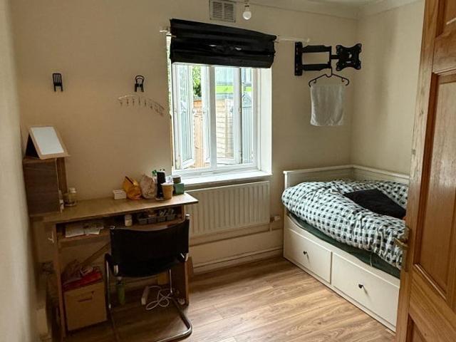 Room at Rosebank Way, Greater London