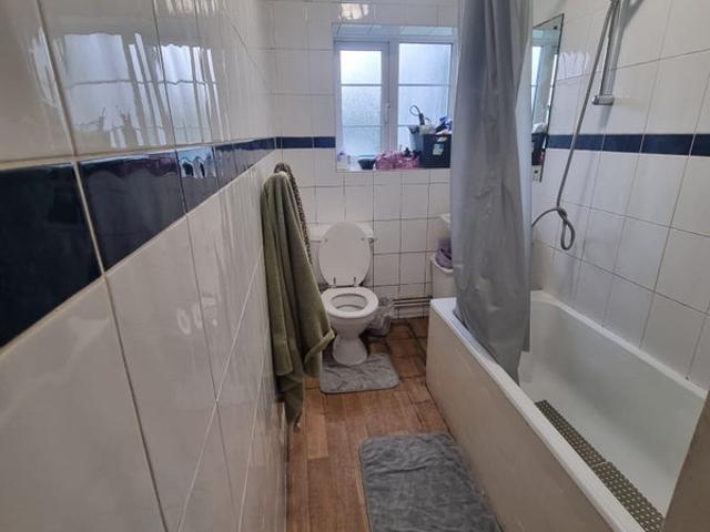 Room at Rosebank Way, Greater London