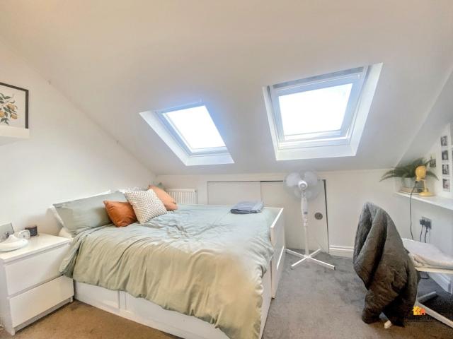 Room at Rosebery Avenue, High Wycombe Community Board