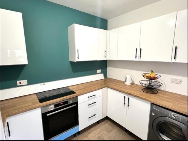 Room at Rosebery Grove, Oxton Village