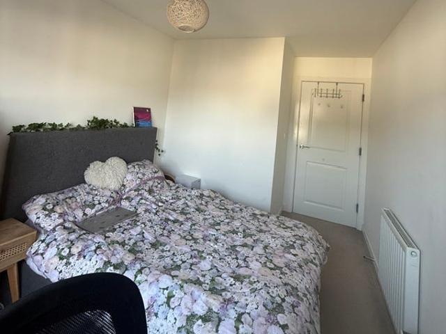 Room at Roseberry Terrace, Glasgow