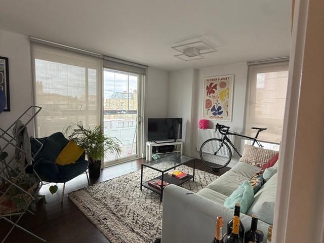 Room at Roseberry Place, Greater London