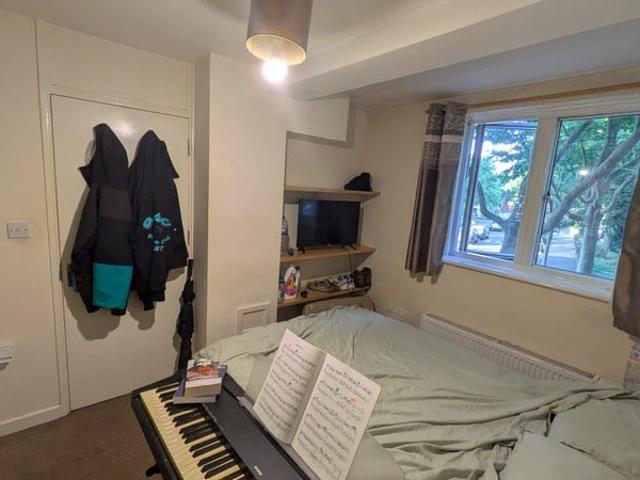 Room at Roseberry Street, Greater London