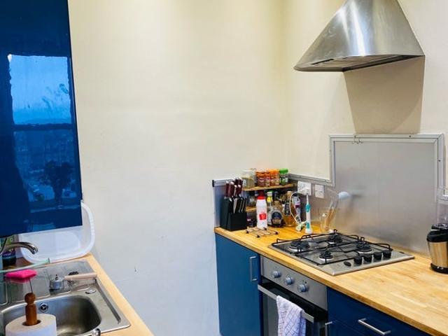 Room at Roseburn Gardens, City of Edinburgh