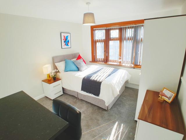 Room at Rosedale Avenue, Sandwell