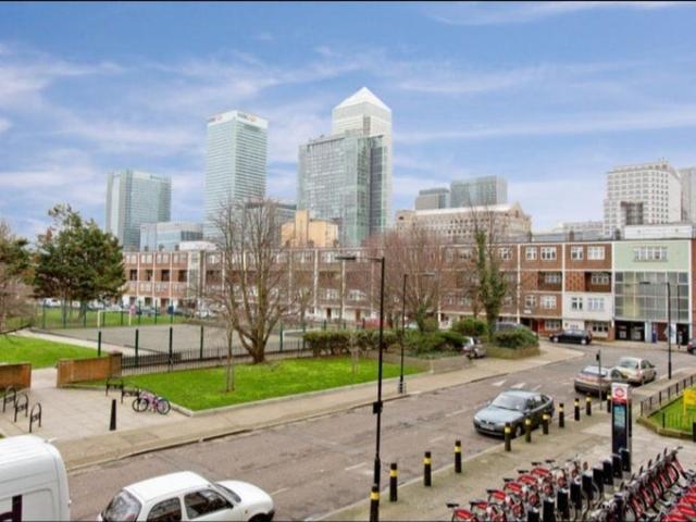 Room at Rosefield Gardens, Greater London