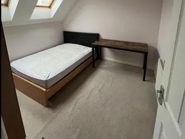 Room at Rosehip Road, Cambridge