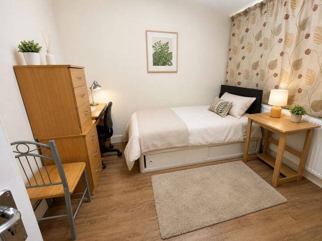 Room at Rosemary Avenue, Greater London
