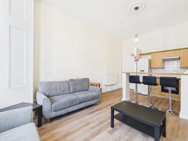 Room at Roslea Drive, Glasgow