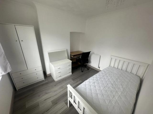 Room at Ross Street, Cambridge
