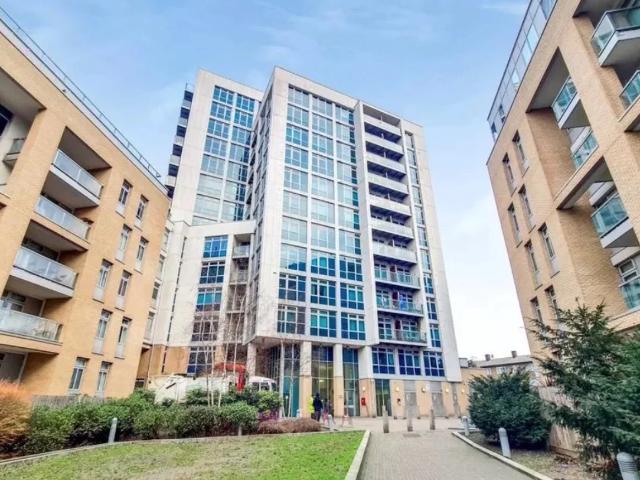 Room at Ross Way, Greater London