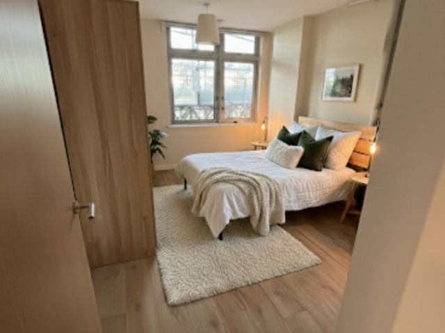 Room at Ross Way, Greater London