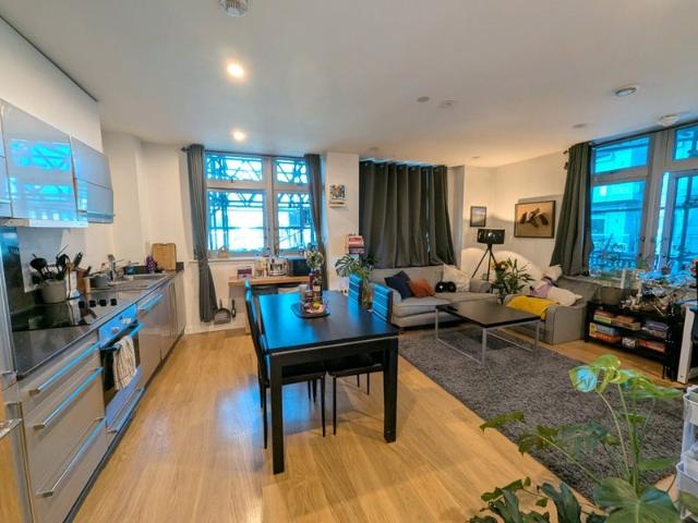 Room at Ross Way, Greater London