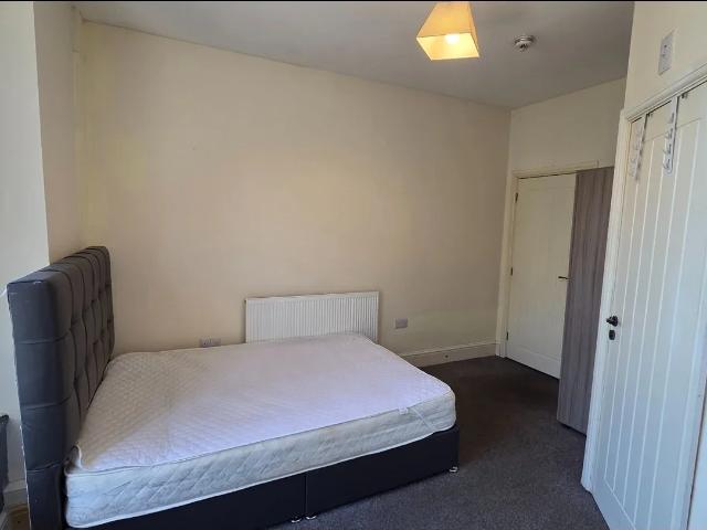 Room at Ropery Road, West Lindsey