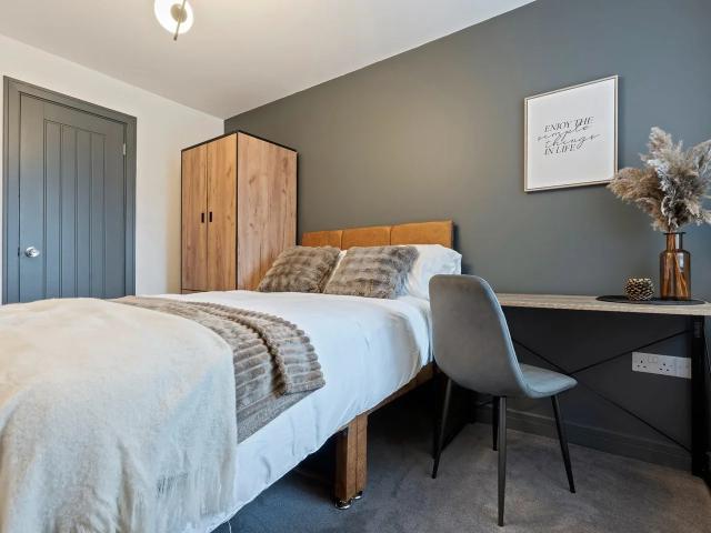 Room at Rowland Street, Rugby