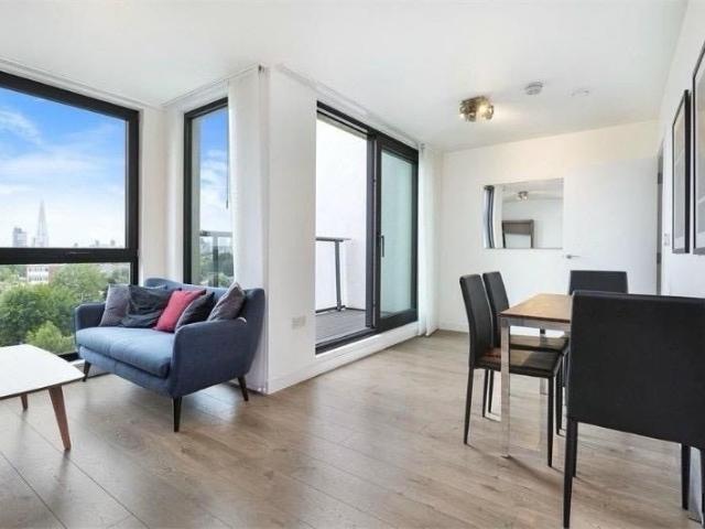 Room at Rotherhithe New Road, Greater London