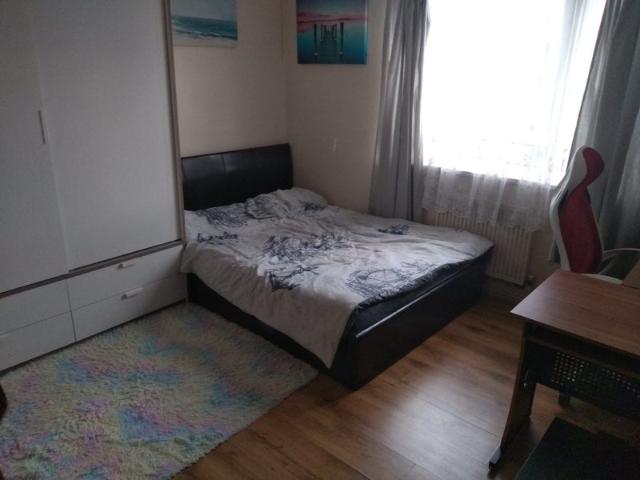 Room at Rotherhithe New Road, Greater London