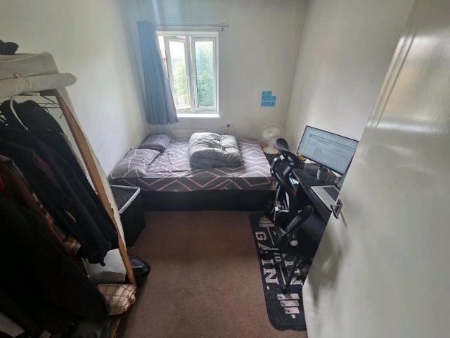 Room at Rotherhithe New Road, Greater London